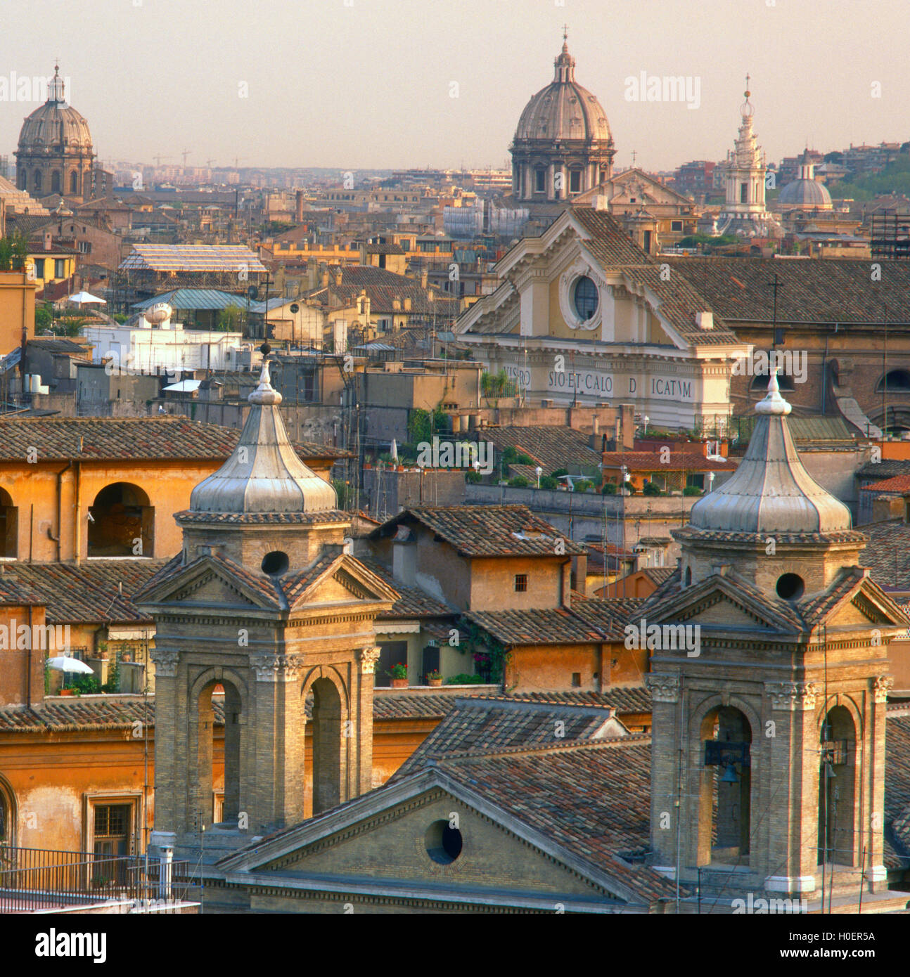 Famous buildings rome hi-res stock photography and images - Alamy