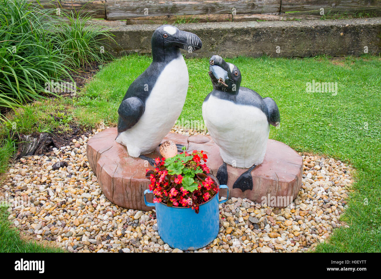 sculpture Great auk, Pinguinus impennis Stock Photo - Alamy