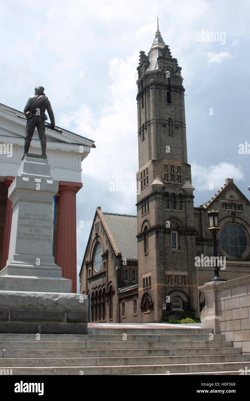 Confederate soldier statue in historic hi-res stock photography and ...