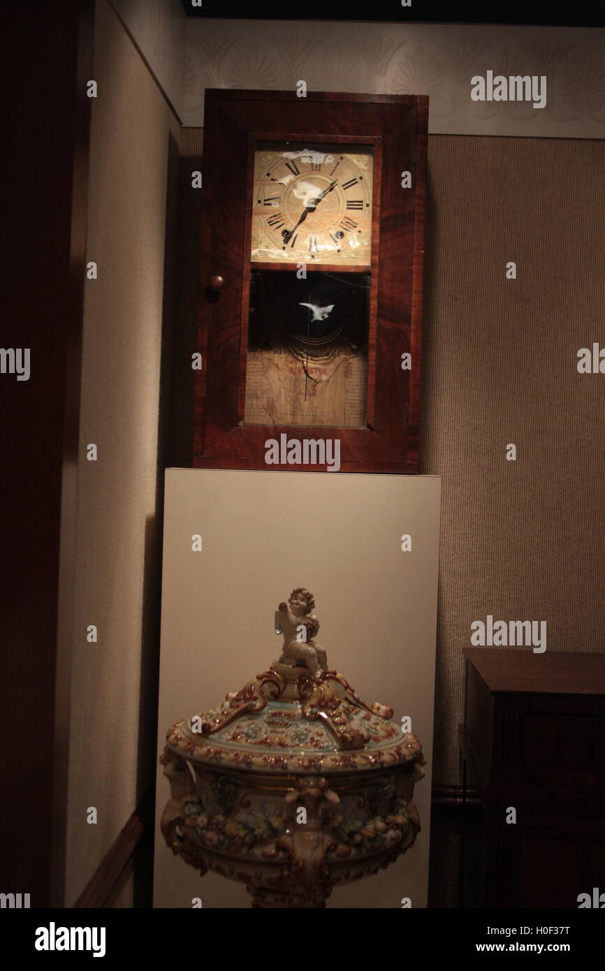 Old vase and pendulum clock displayed in history museum in Virginia ...