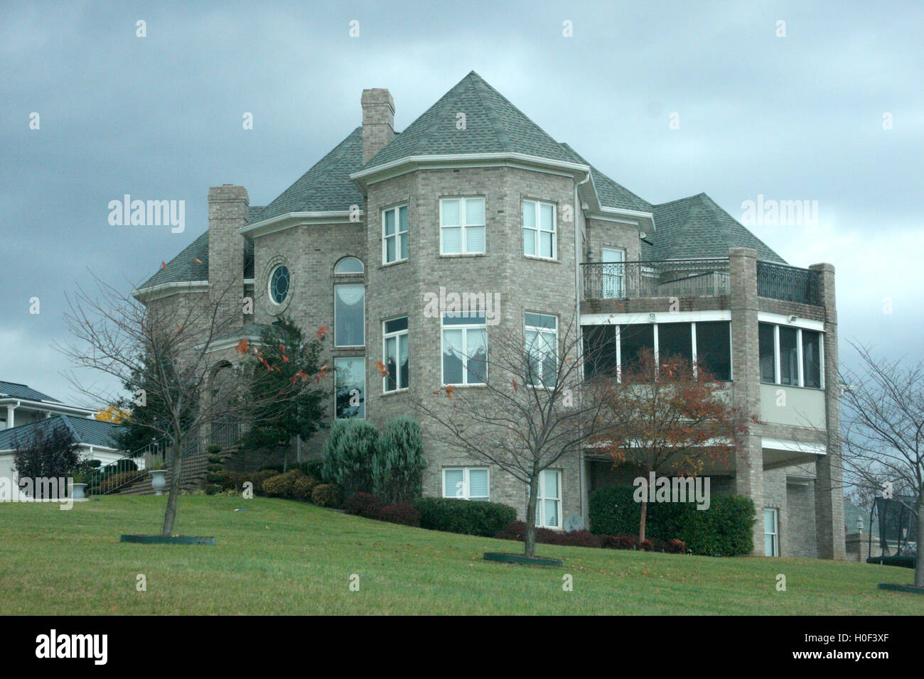 Rich family house america hi-res stock photography and images - Alamy