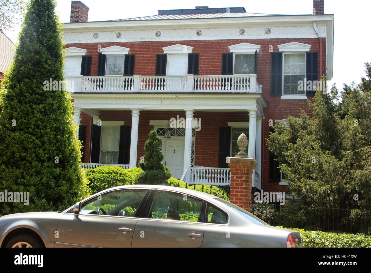 Old brick house in Virginia, USA Stock Photo - Alamy