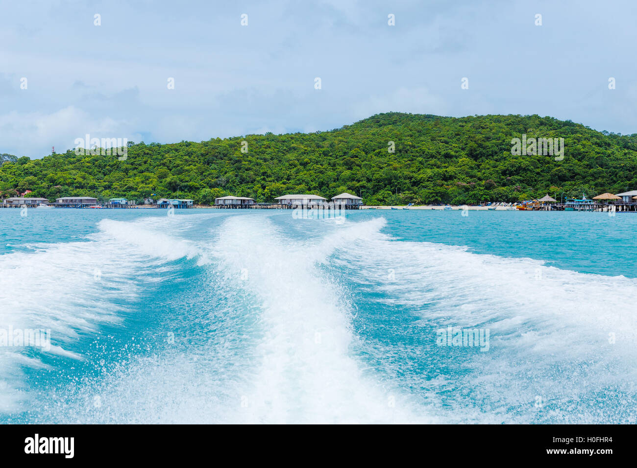 Motor wake hi-res stock photography and images - Alamy