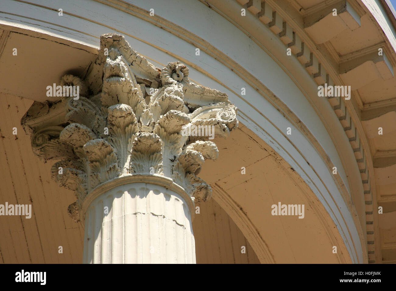 Composite capital column hi-res stock photography and images - Alamy