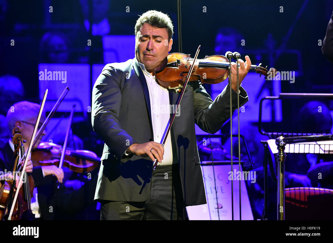 Maxim vengerov hi-res stock photography and images - Alamy