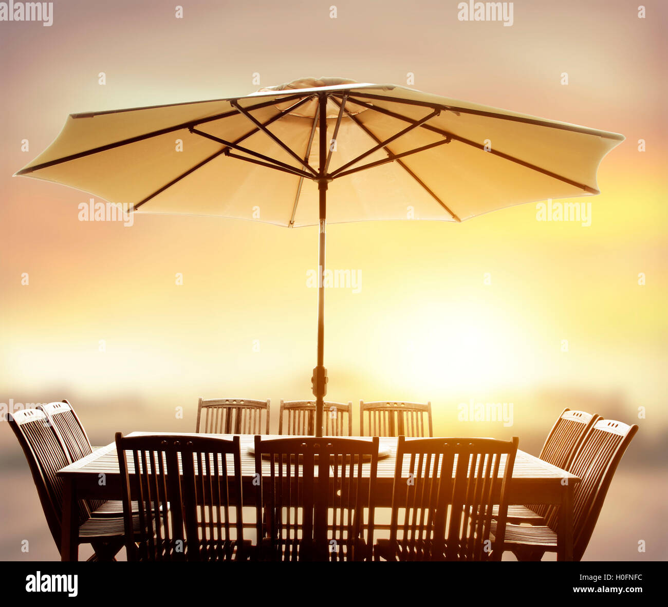 Sunny scene hi-res stock photography and images - Alamy