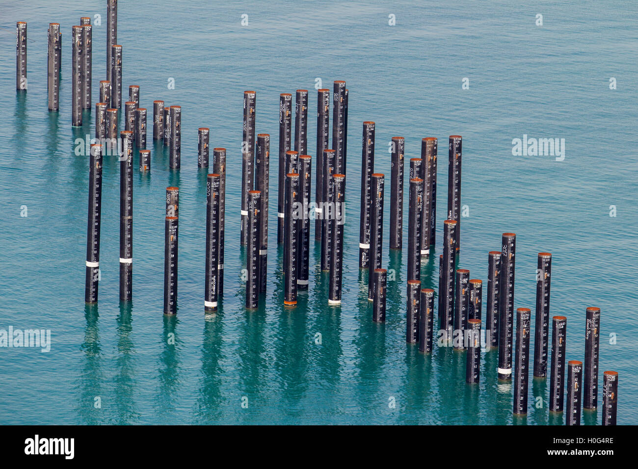 Port construction piling hi-res stock photography and images - Alamy