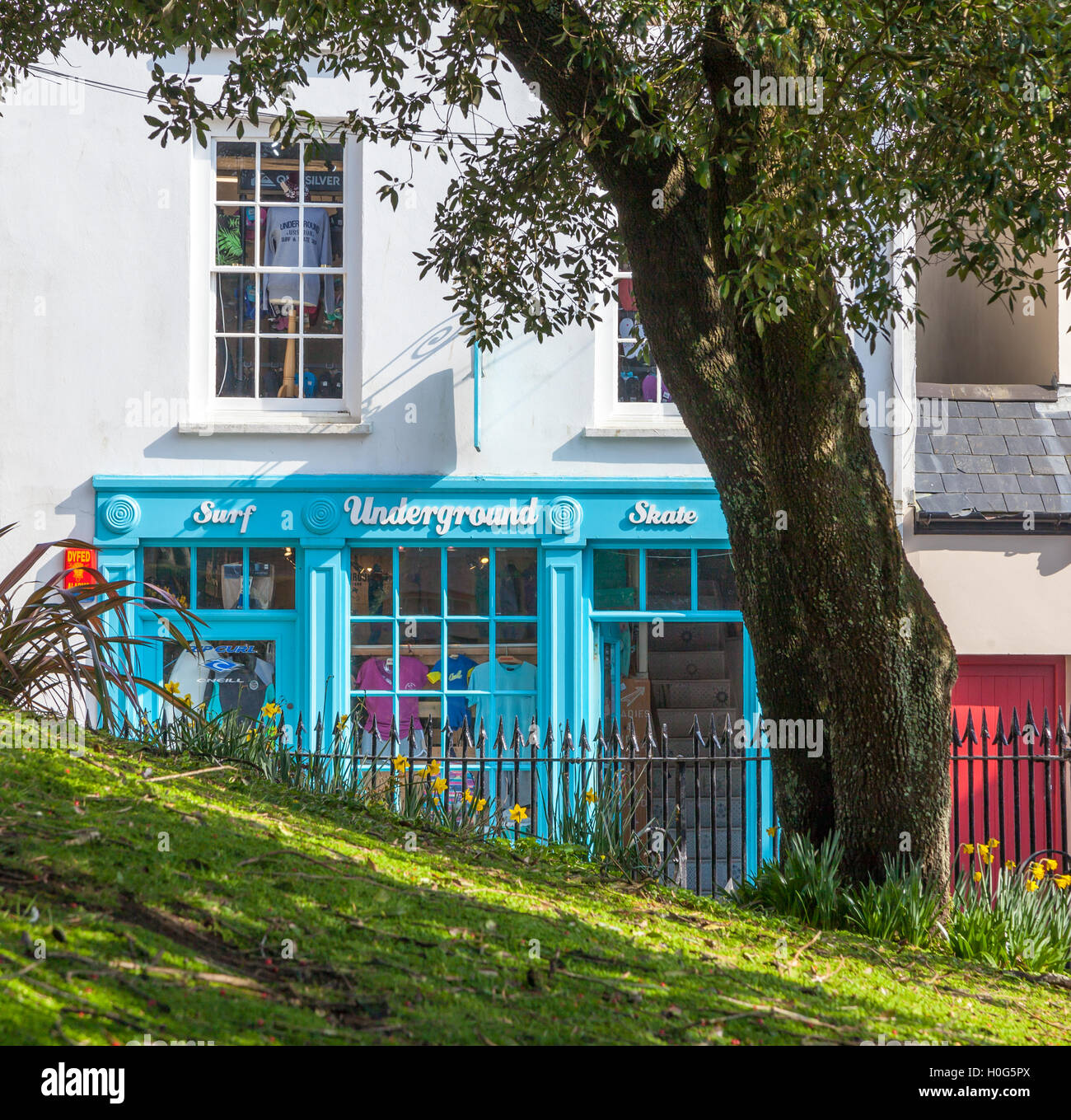 Tenby shopping street hi-res stock photography and images - Alamy