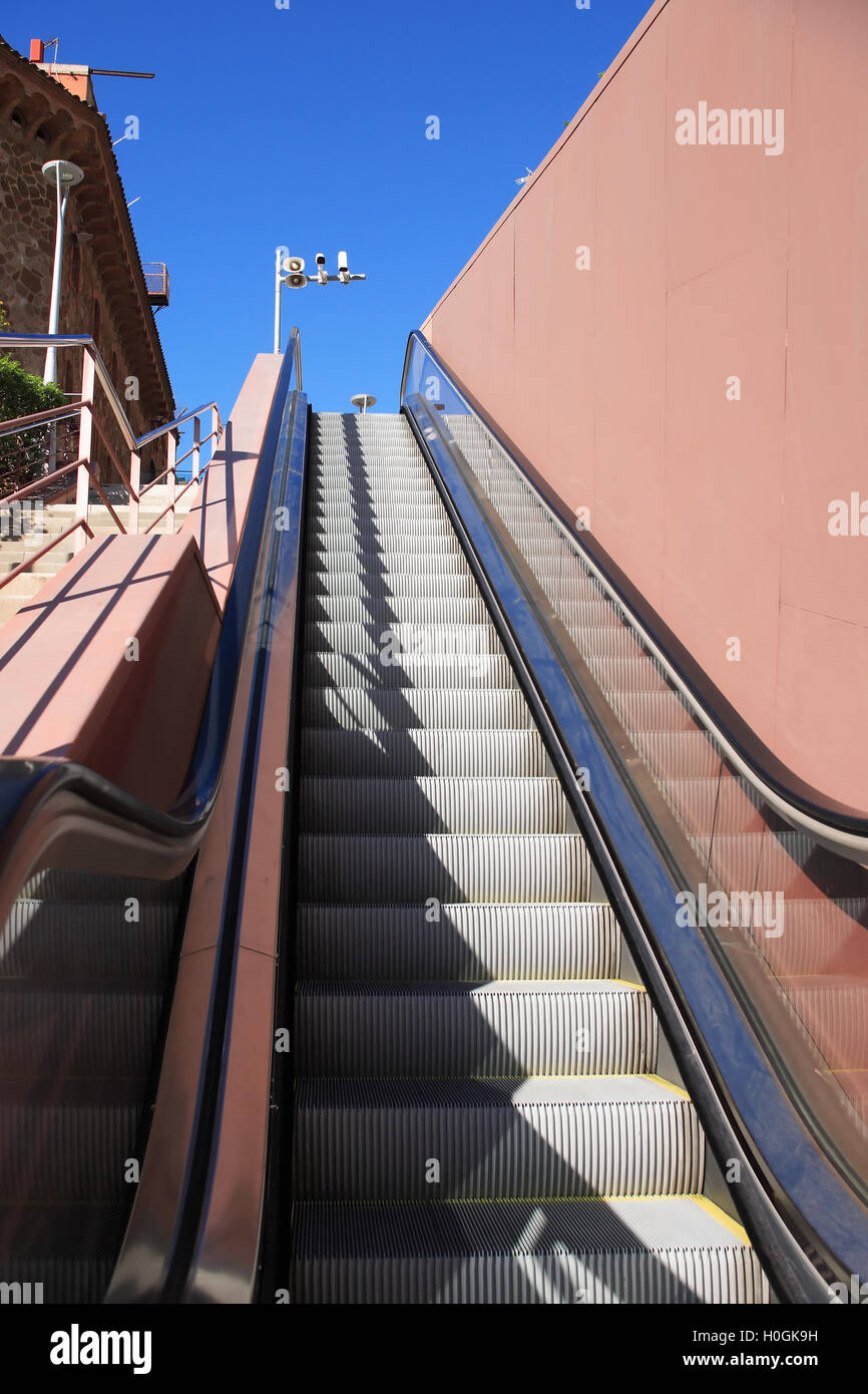Moving stairway escalator hi-res stock photography and images - Alamy