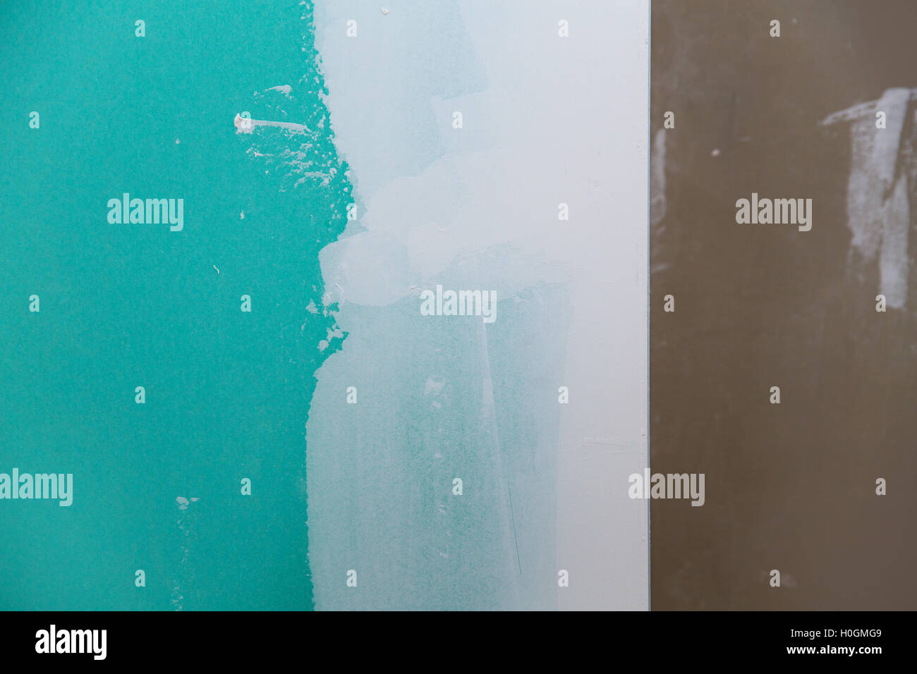 drywall hydrophobic plasterboard in green plaster seam Stock Photo - Alamy