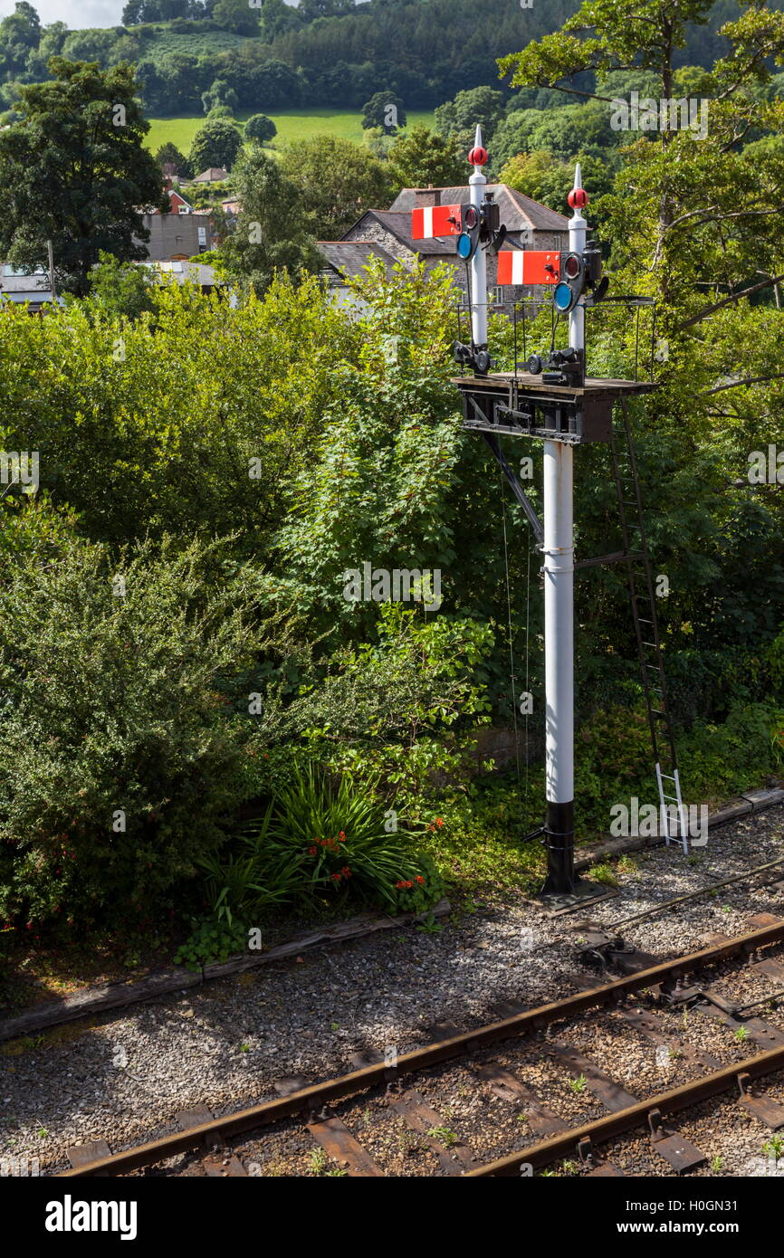 Gwr signals hi-res stock photography and images - Alamy