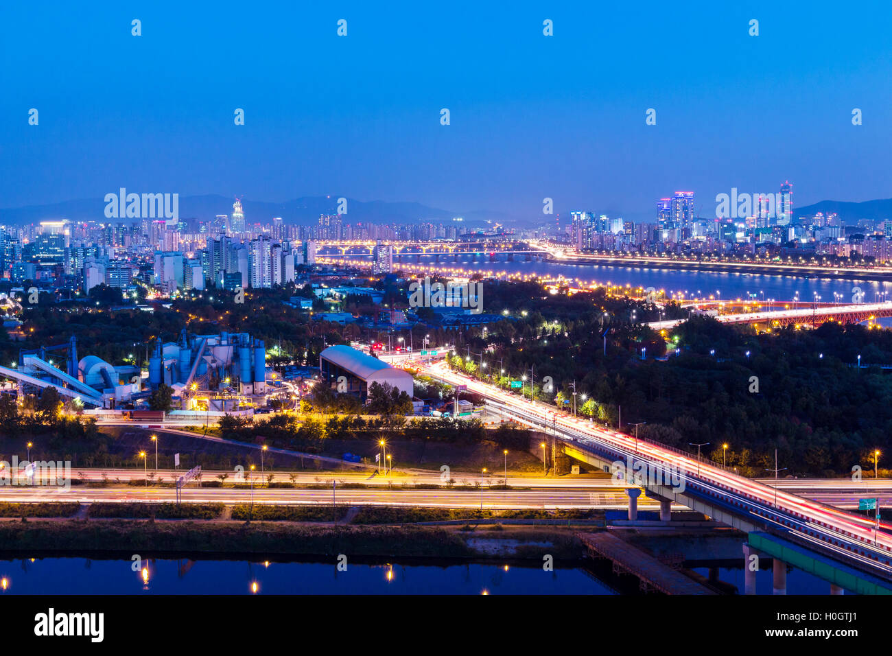 Seoul city at night Stock Photo - Alamy