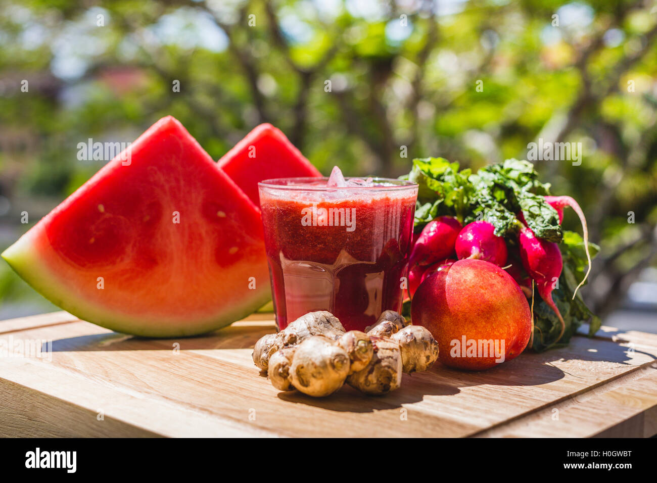 Red fruit and vegetable juice Stock Photo - Alamy