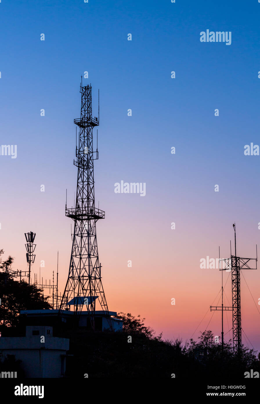 Microwave signal tower hi-res stock photography and images - Alamy
