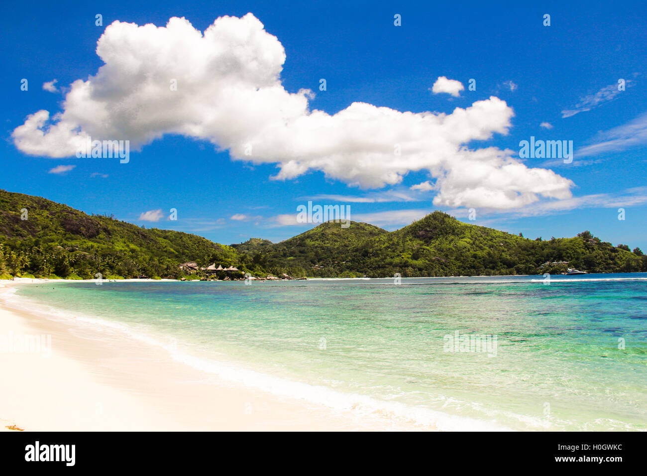 Beautiful turquoise exotic lagoon at Seychelles Stock Photo - Alamy