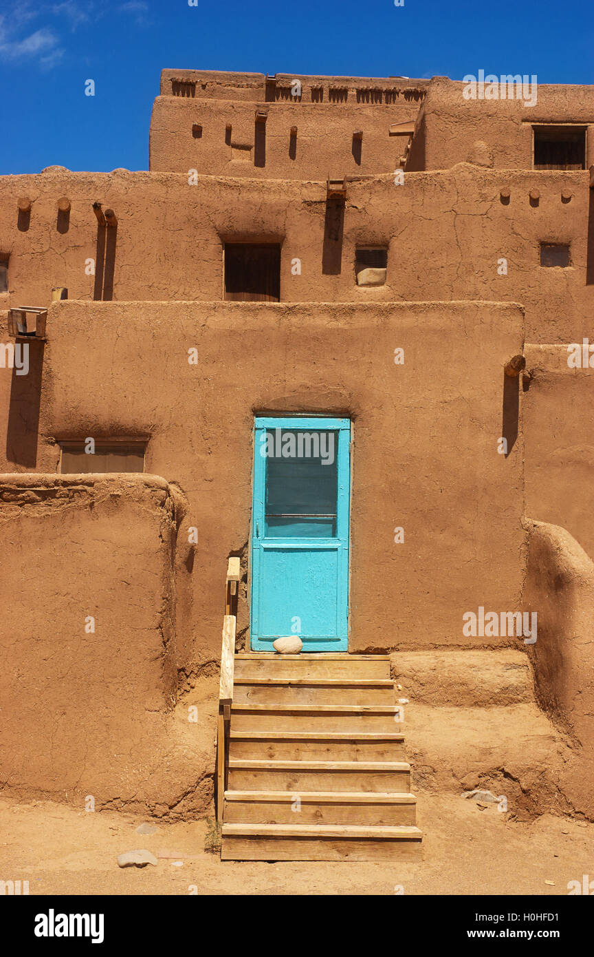 Blue door of an adobe building hi-res stock photography and images - Alamy