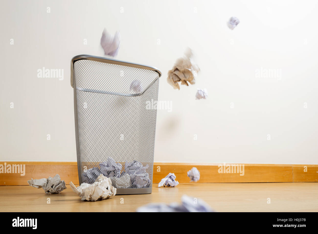 Paper trash bin hi-res stock photography and images - Alamy