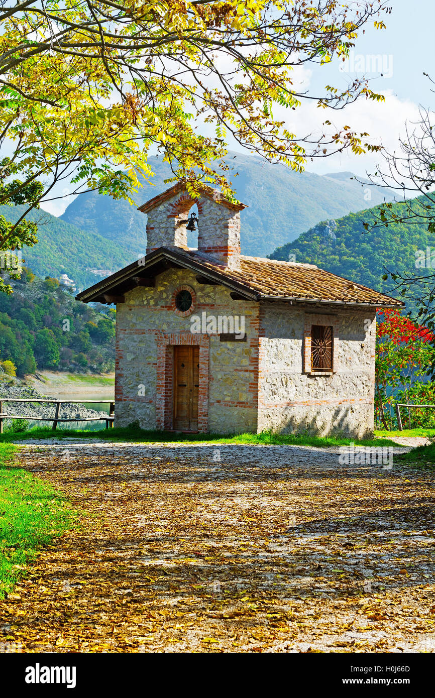 Italian country church hi-res stock photography and images - Alamy