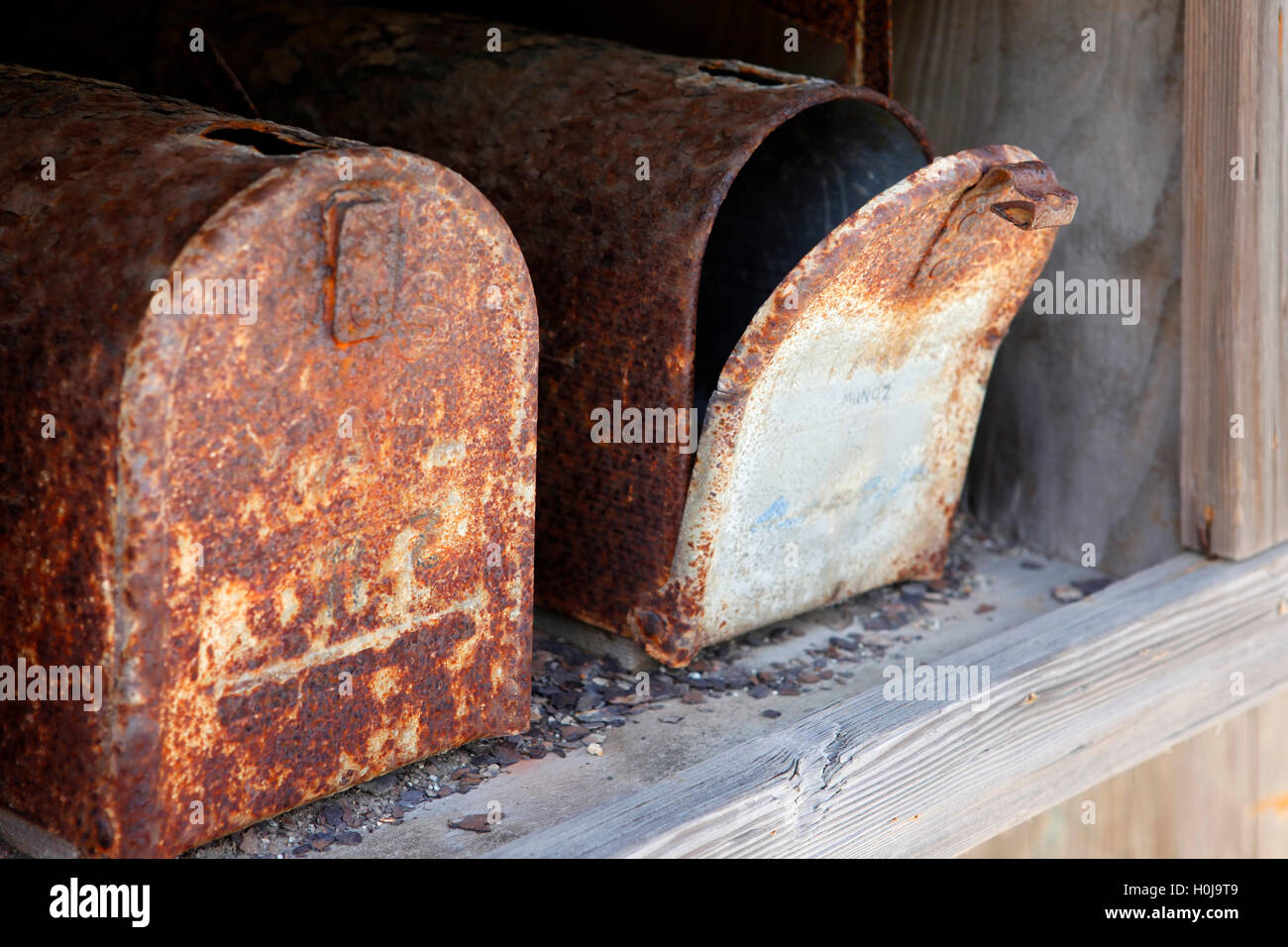 Vintage us mailbox hi-res stock photography and images - Alamy