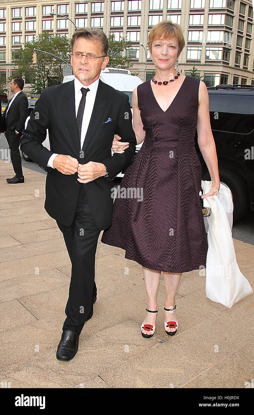 Mikhail baryshnikov lisa rinehart hi-res stock photography and images ...