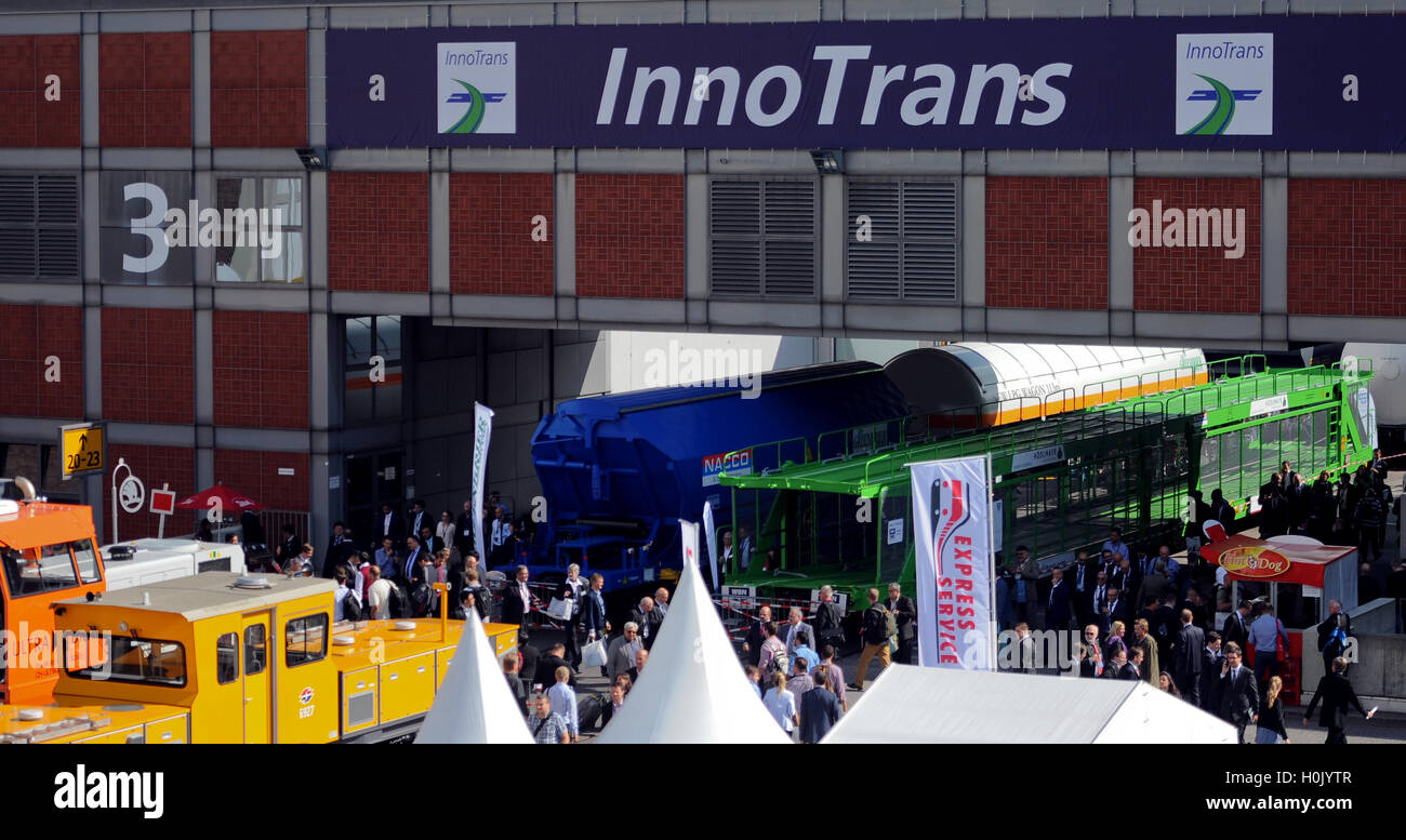 Berlin, Germany. 21st Sep, 2016. Visitors walk through the exhibition ...