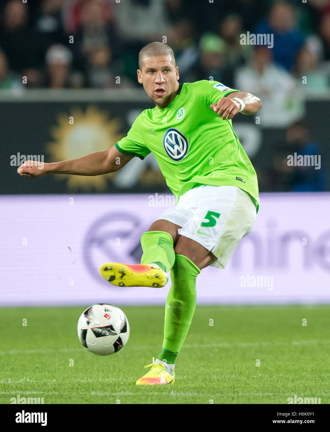 Wolfsburg, Germany. 20th Sep, 2016. Wolfsburg's Jeffrey Bruma kicks the ...