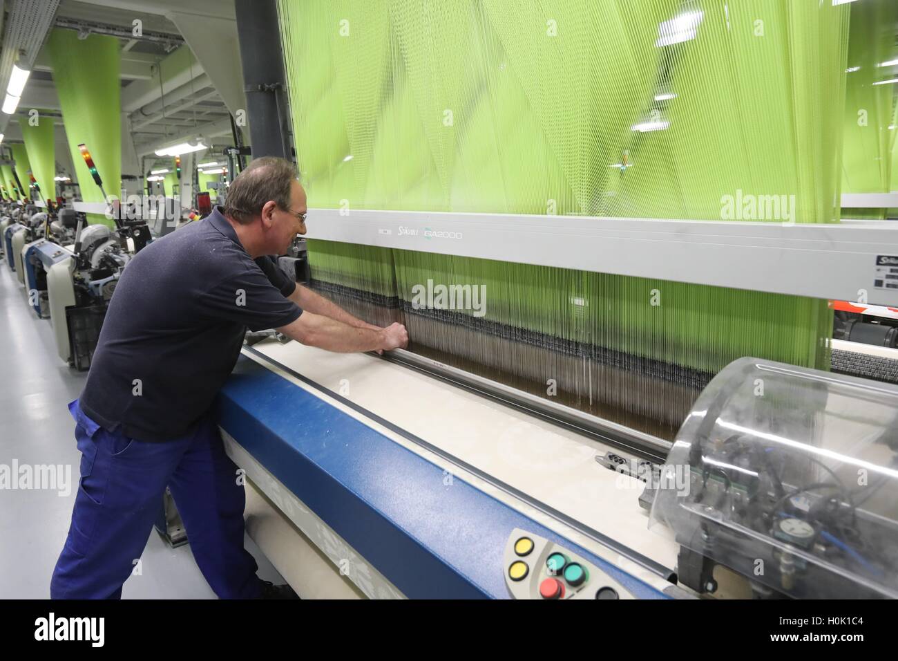 Gera, Germany. 21st Sep, 2016. Employee Ulrich Hartmann works at a ...