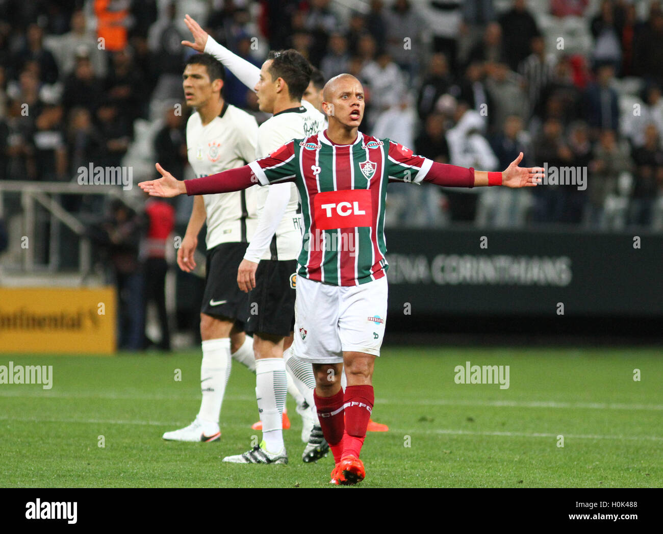 SÃO PAULO, SP - 21.09.2016: CORINTHIANS X FLUMINENSE - Marcos Junior ...