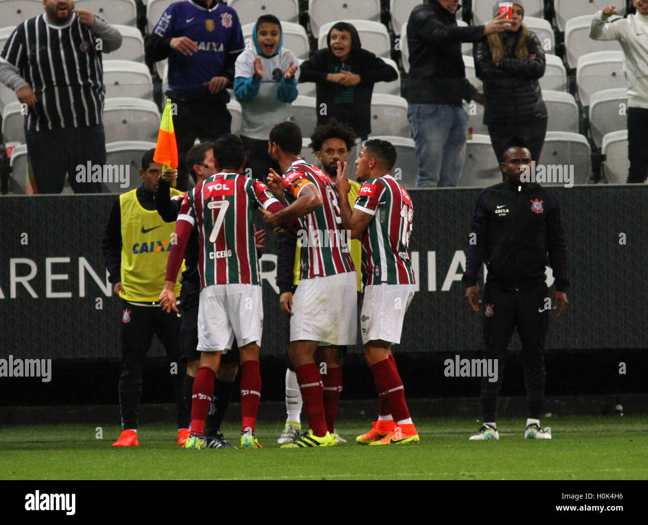 SÃO PAULO, SP - 21.09.2016: CORINTHIANS X FLUMINENSE - Players complain ...