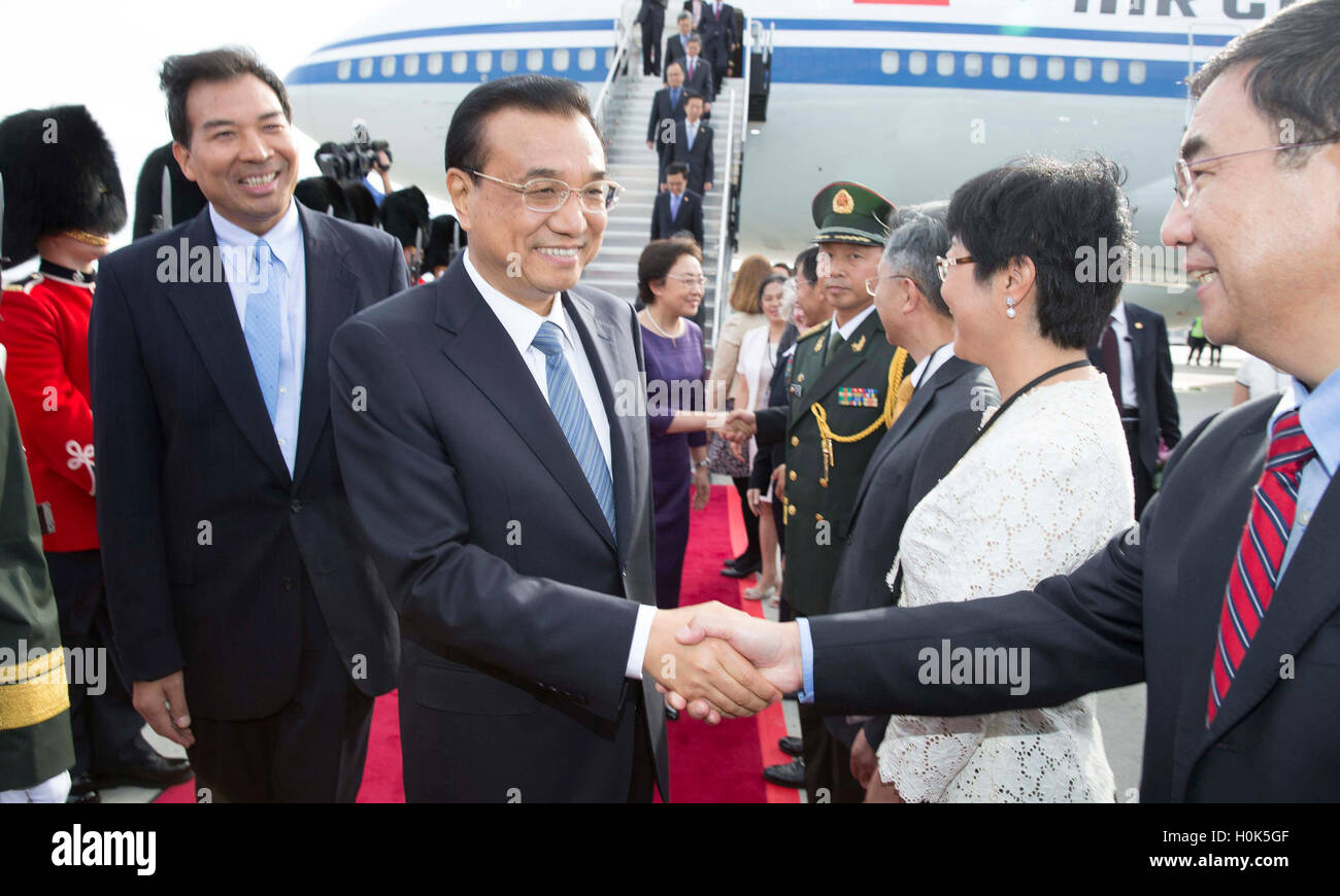 Ottawa. 21st Sep, 2016. Chinese Premier Li Keqiang (L Front) and his ...