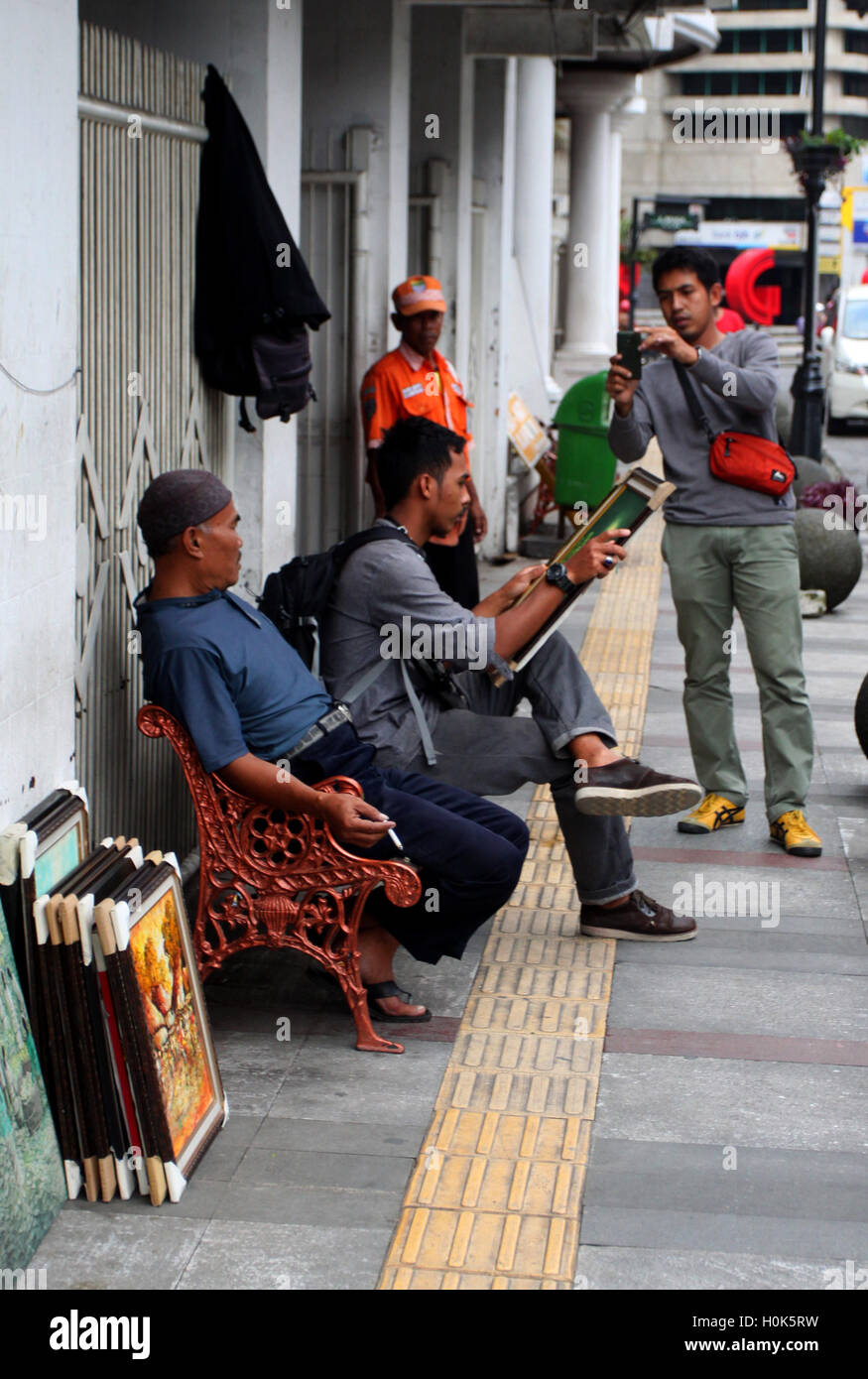 Bandung, west java, Indonesia. 22nd Sep, 2016. Some sellers painting ...