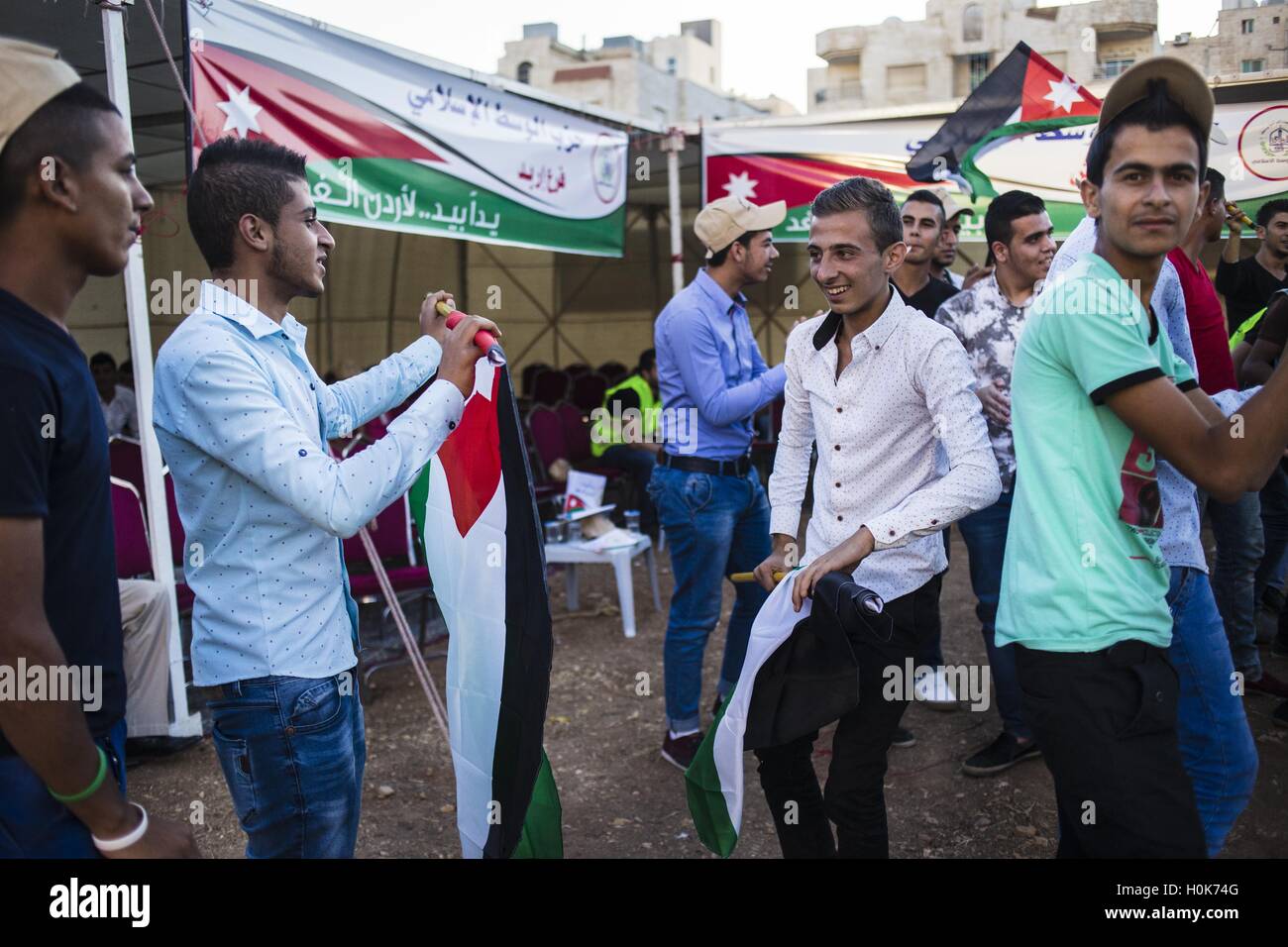 Young jordanians hi-res stock photography and images - Alamy