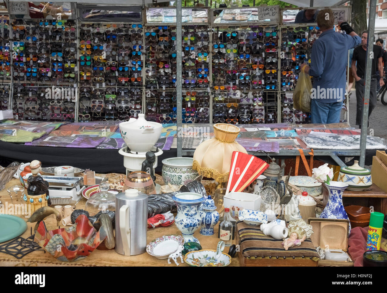 Flea market items for sale hi-res stock photography and images - Alamy