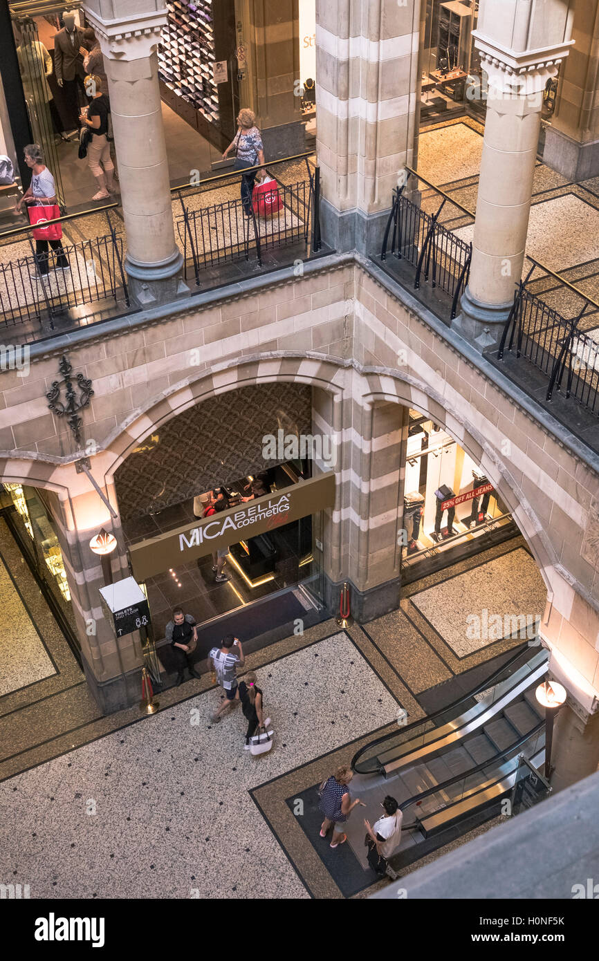 Retail mall interior hi-res stock photography and images - Alamy