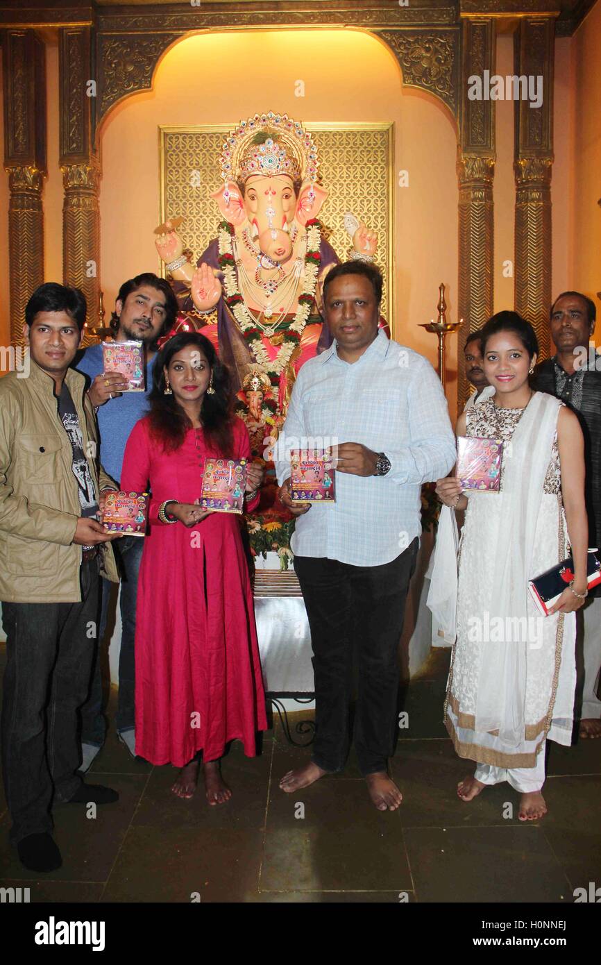 actor Prakash Jadhav Pravin Kadam Megha Ghadge president Ashish Shelar ...