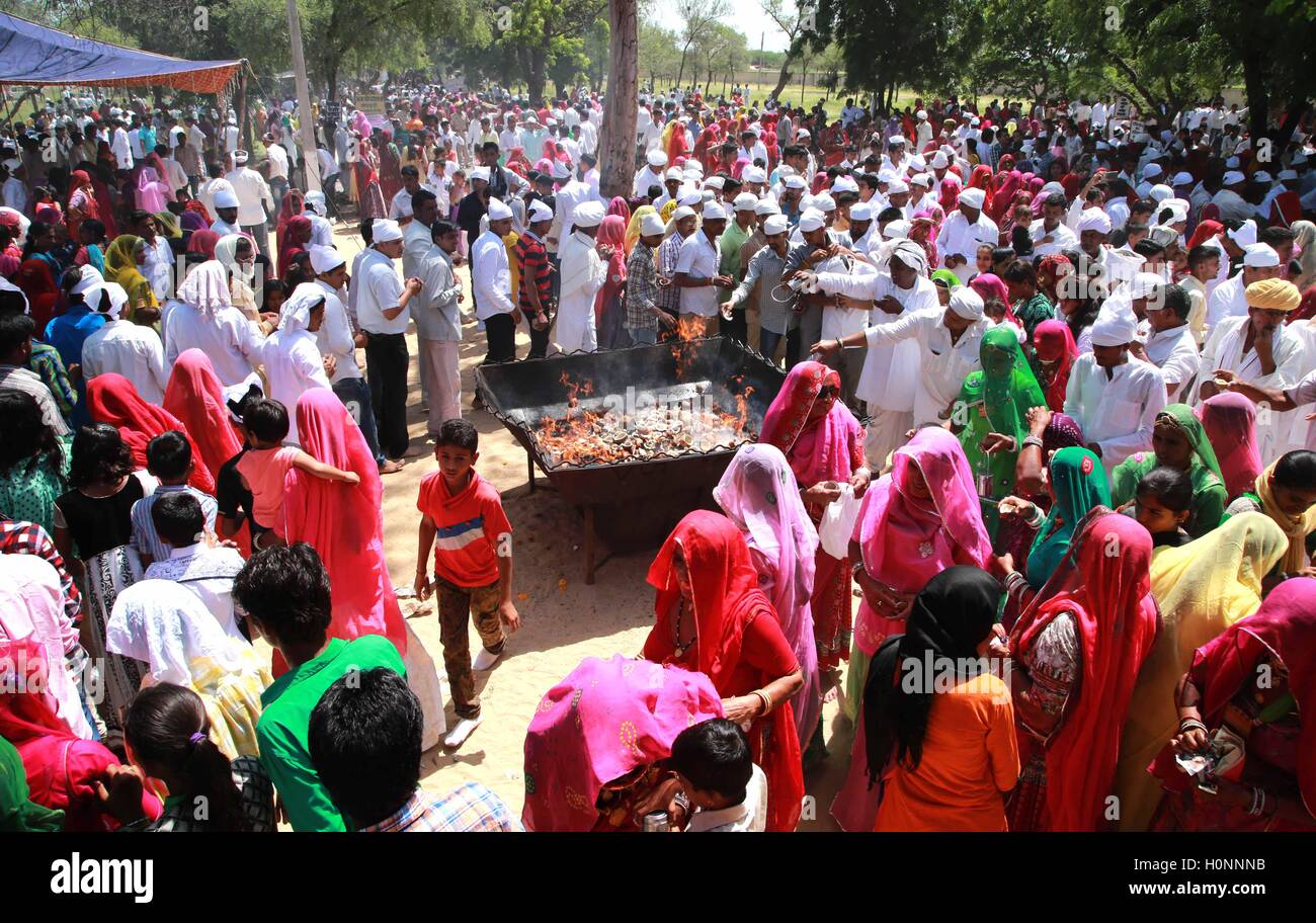 Bishnoi tribes hi-res stock photography and images - Alamy
