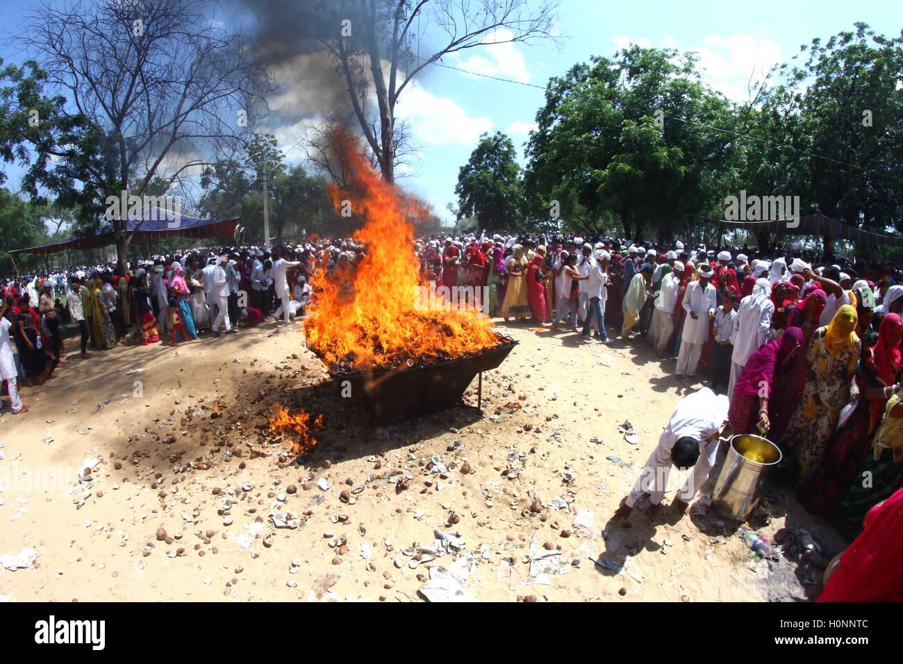 Bishnoi tribes hi-res stock photography and images - Alamy