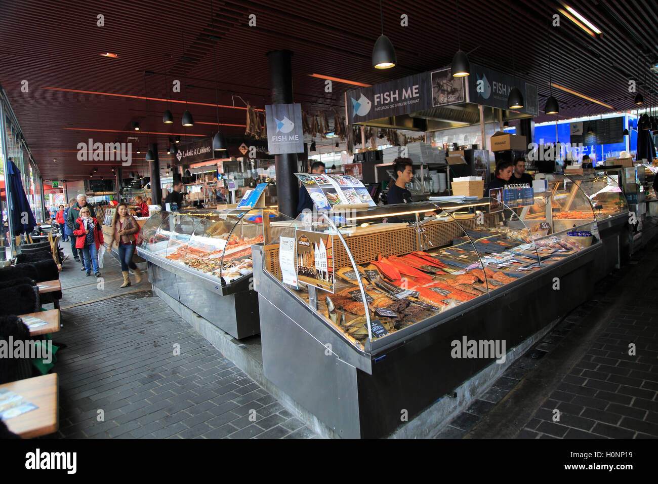 Bergen fish market norway harbour hi-res stock photography and images ...