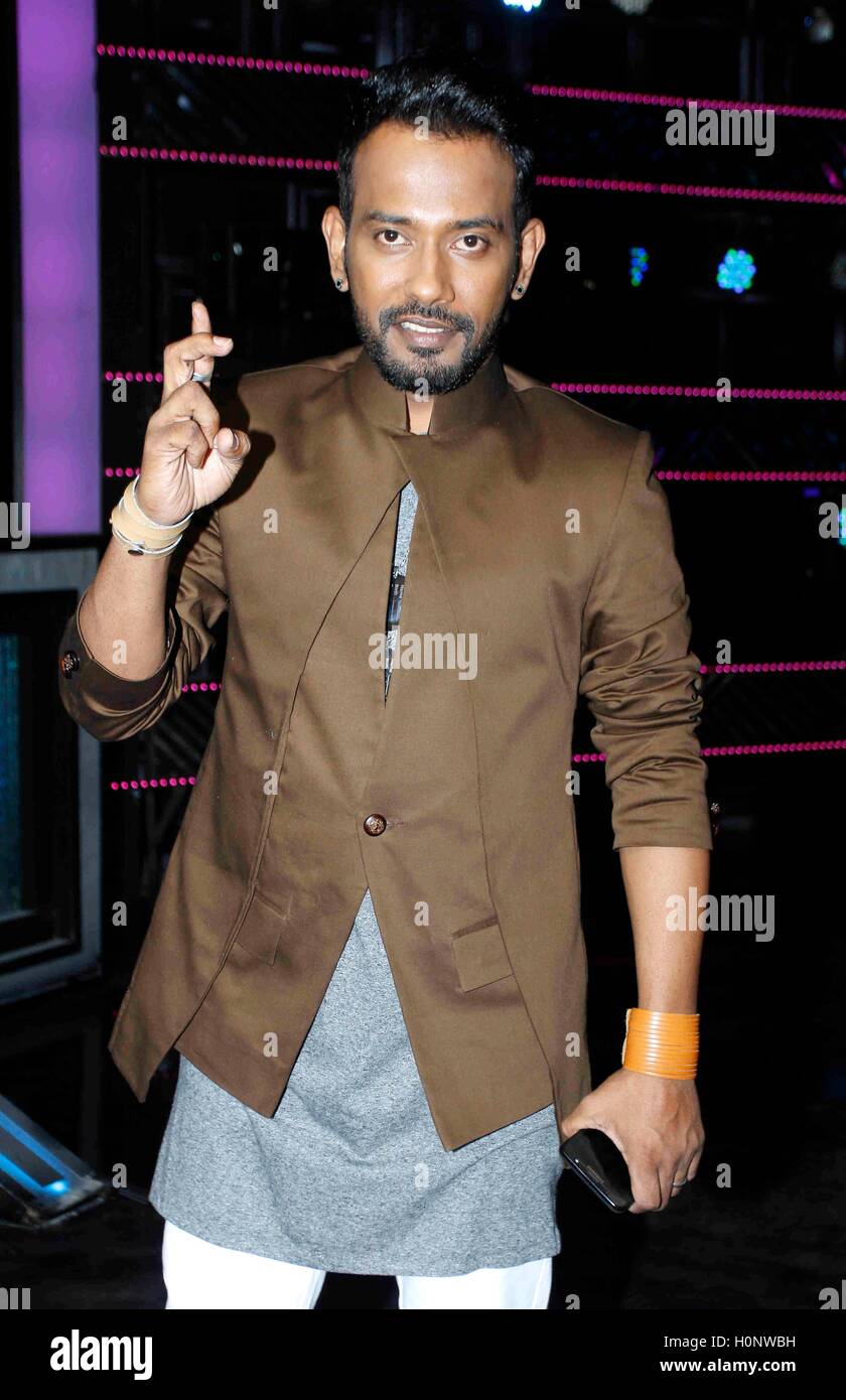 Hindi film dance hi-res stock photography and images - Alamy