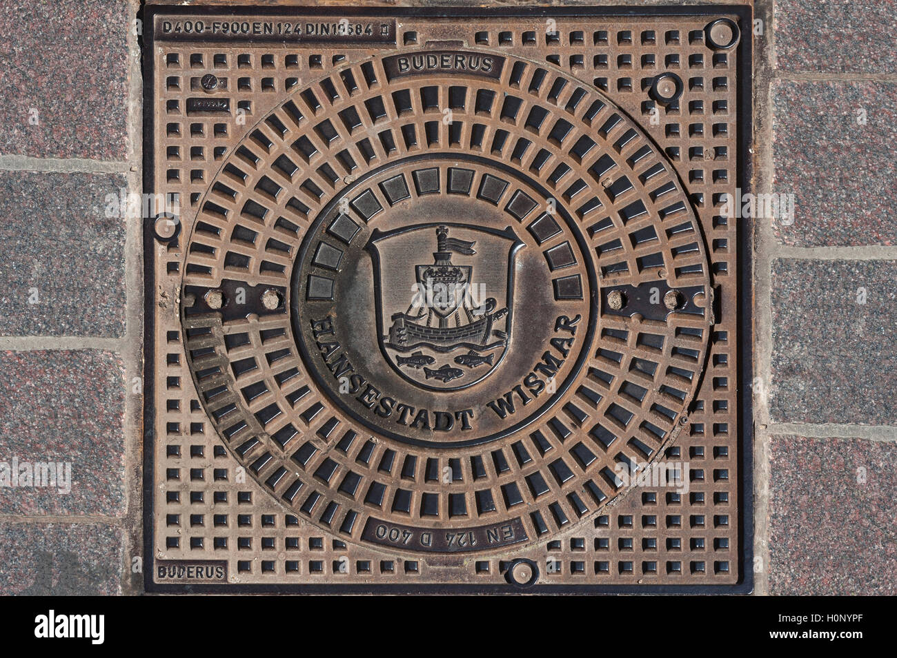 Manhole top view hi-res stock photography and images - Alamy