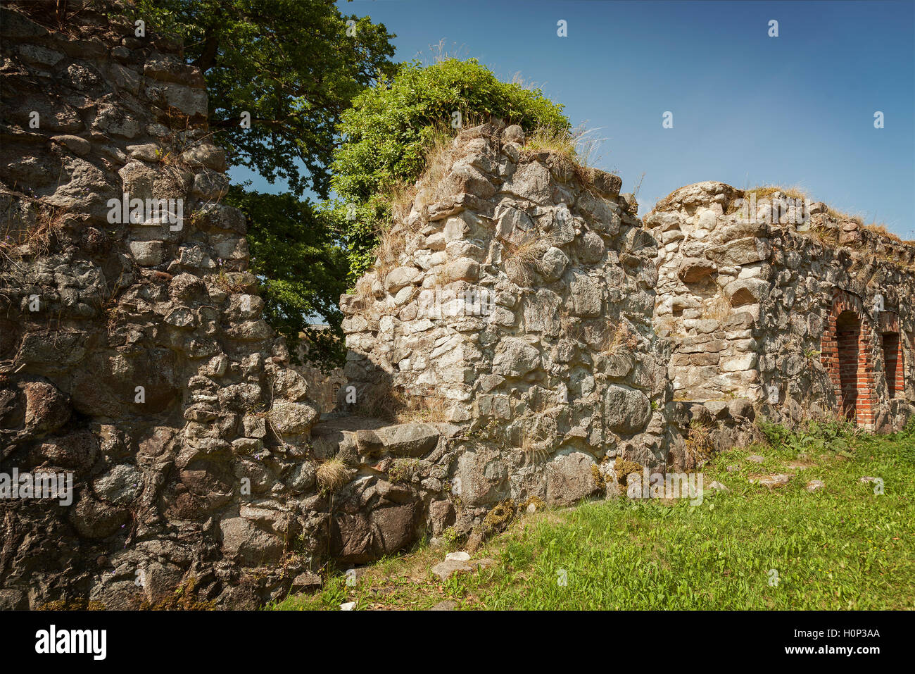 Ruined fort gate hi-res stock photography and images - Alamy
