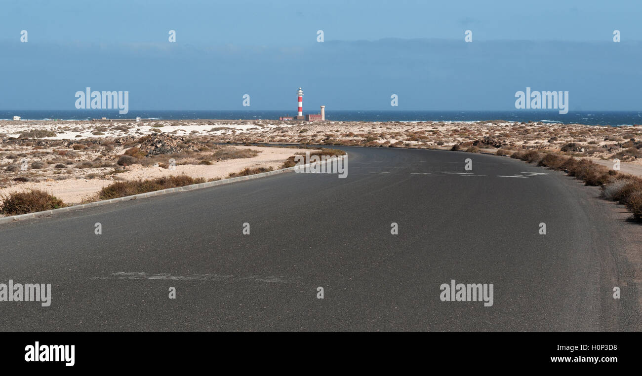 Fuerteventura: desert landscape and the road to the El Toston ...