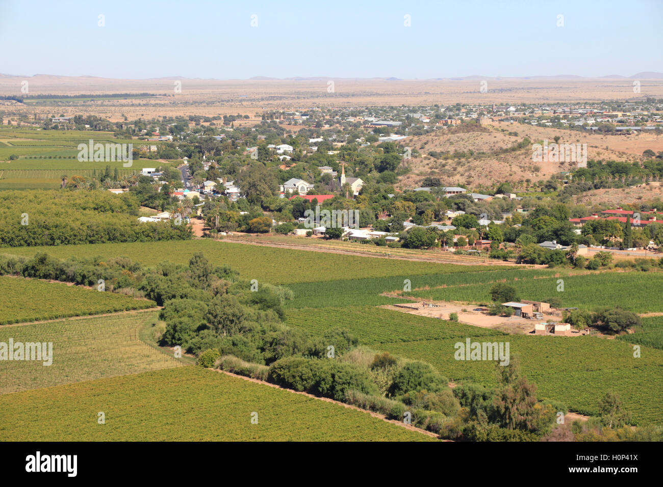 Keimoes, view over the vineyards and town from the Tierberg mast in the ...