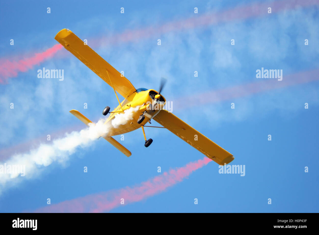 Acrobatic airplane hi-res stock photography and images - Alamy