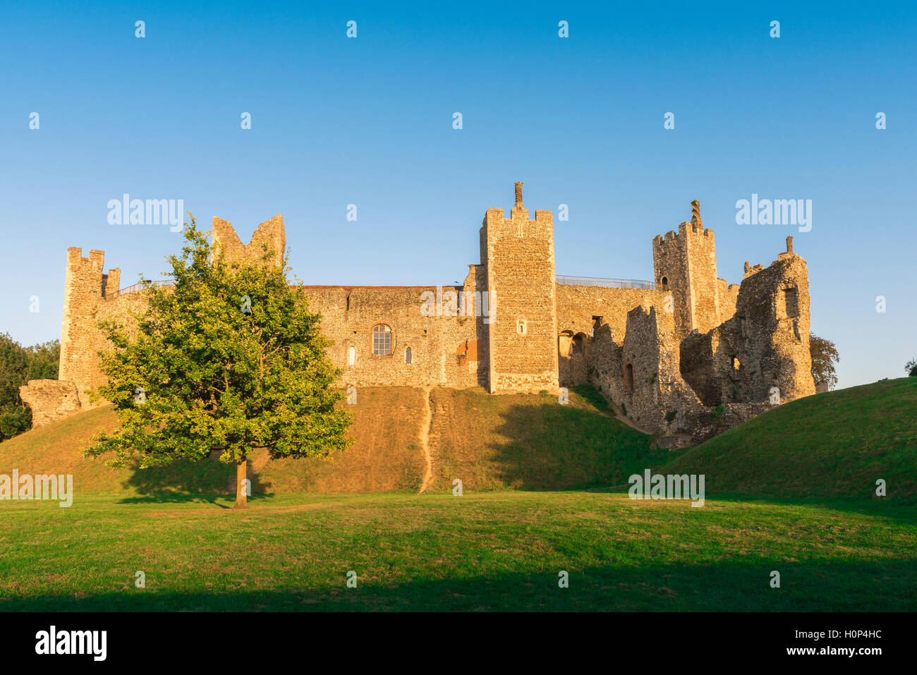 12th century castle landscape hi-res stock photography and images - Alamy