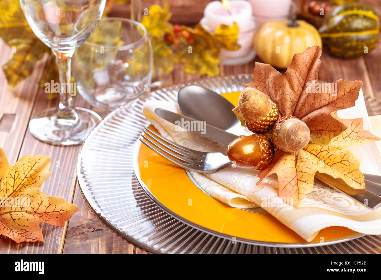 Autumn place setting Stock Photo - Alamy
