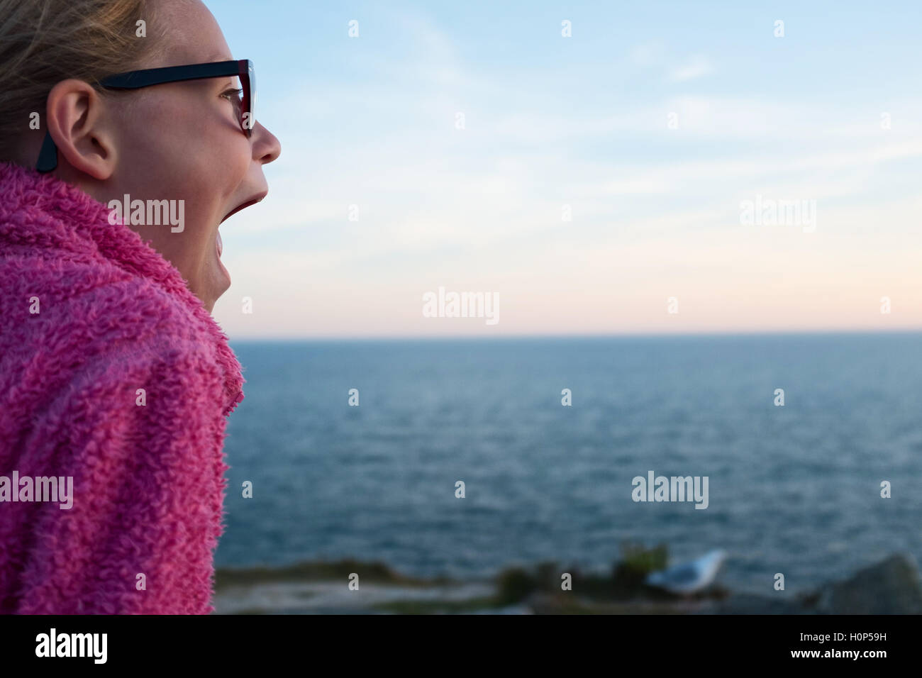 Side profile girl shouting hi-res stock photography and images - Alamy