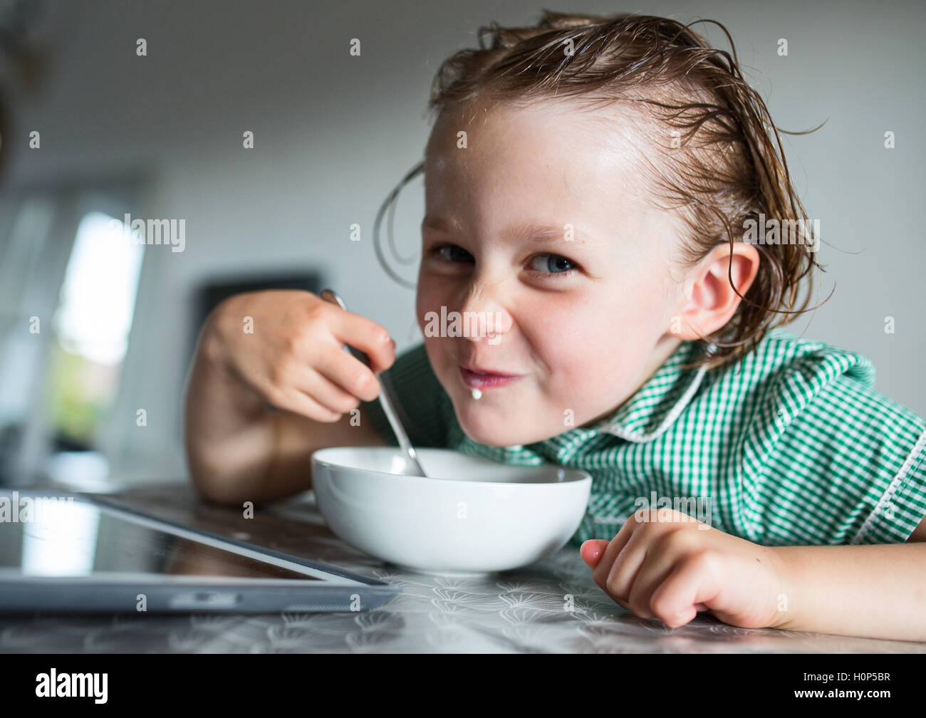 School uniform eating hi-res stock photography and images - Alamy