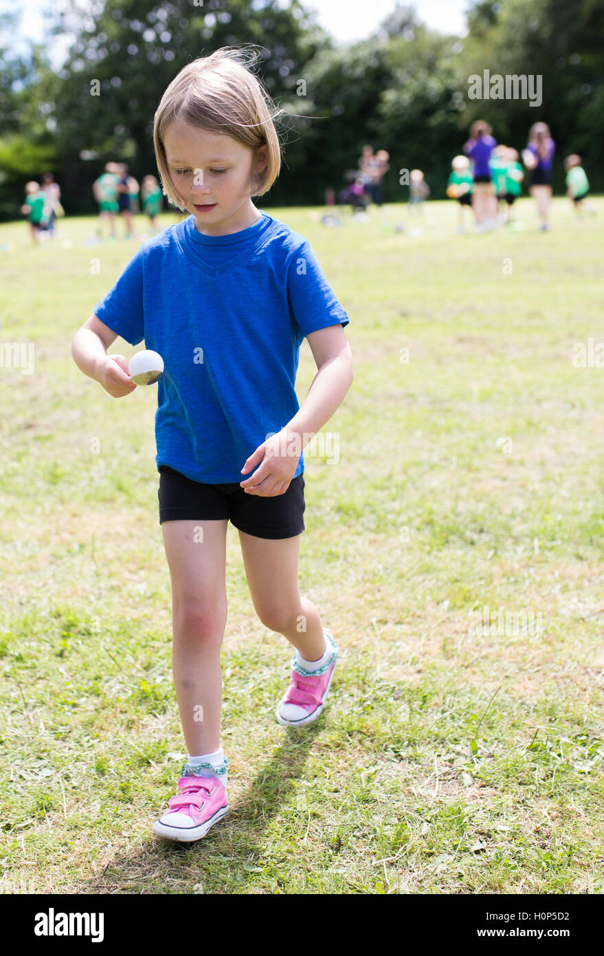 Egg spoon race hi-res stock photography and images - Alamy