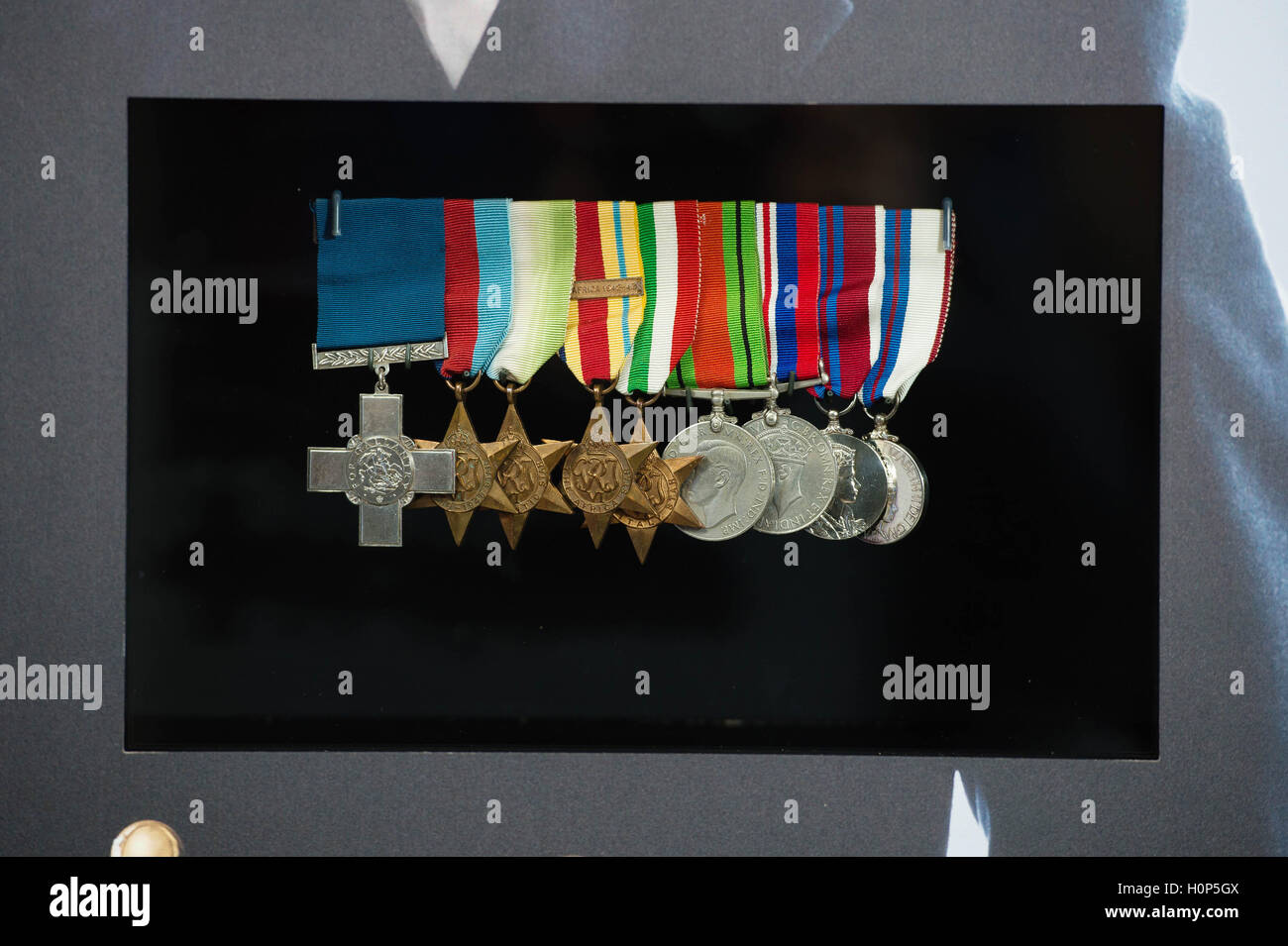 George cross medal hi-res stock photography and images - Alamy